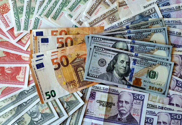The exchange rate of the dollar euro and MLC in Cuba today October 27