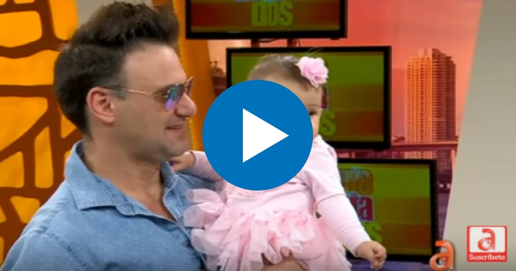 Cantante cubano Carlos Manuel recibe un emotivo mensaje de su padre Cantante cubano Carlos Manuel recibe un emotivo mensaje de su padre
