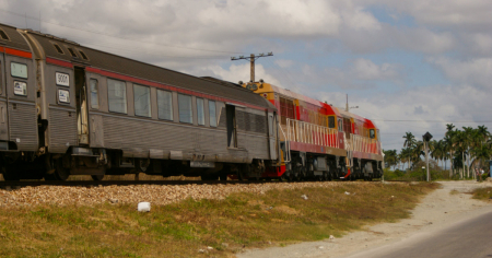 Nuevo tren de pasajeros cubrirá la ruta Habana-Santiago de Cuba a ...