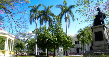 5 famosos monumentos del Parque Vidal, en Santa Clara, que cumple 330 años