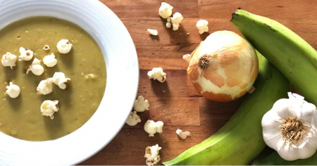 Sopa de plátanos, una receta ideal para un almuerzo cubano