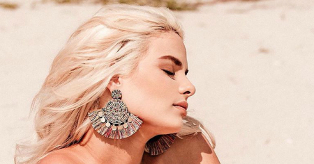 Haniset sorprende a sus fans con unos ardientes posados sobre la arena