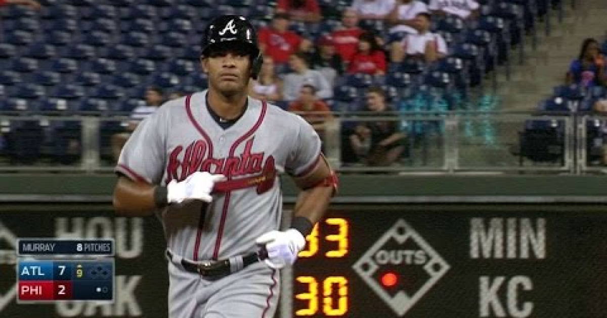 Héctor Olivera pega su primer jonrón en Grandes Ligas
