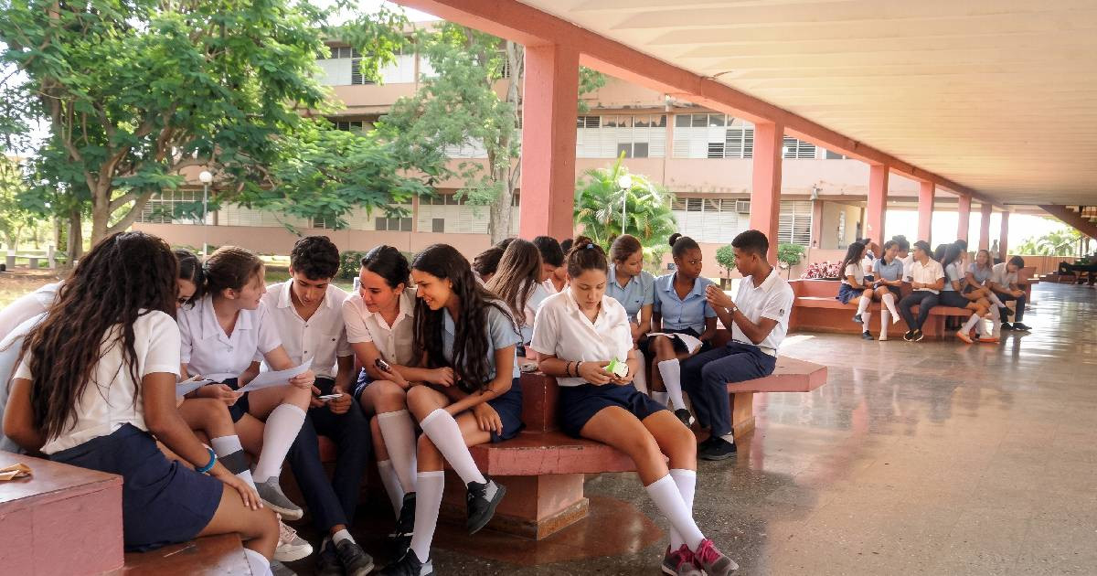 Fuel Crisis Forces Cuban School to Extend Student Breaks to 21 Days